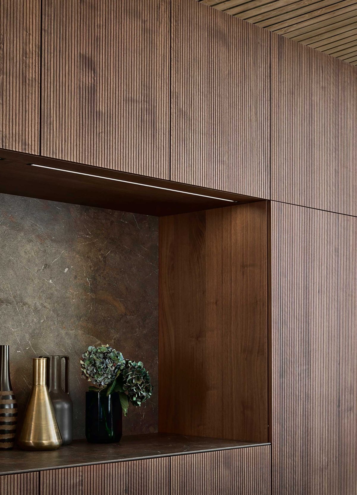 LEICHT - BOSSA WALNUT - Couchzone